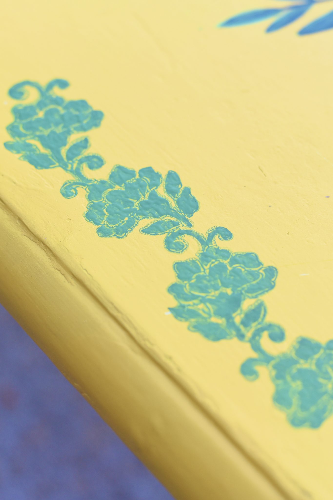 Painting a Garden Bench - DIY Design Decor by Arvinder